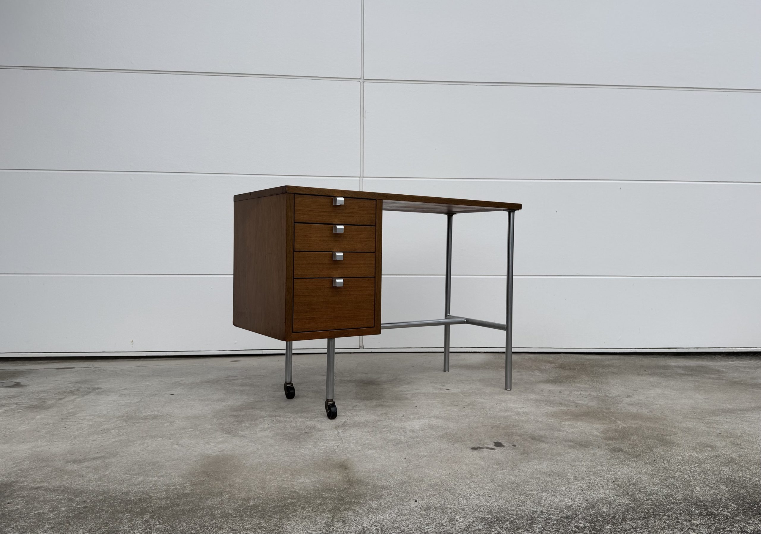 Typing Desk Model 4752. - Kathedra